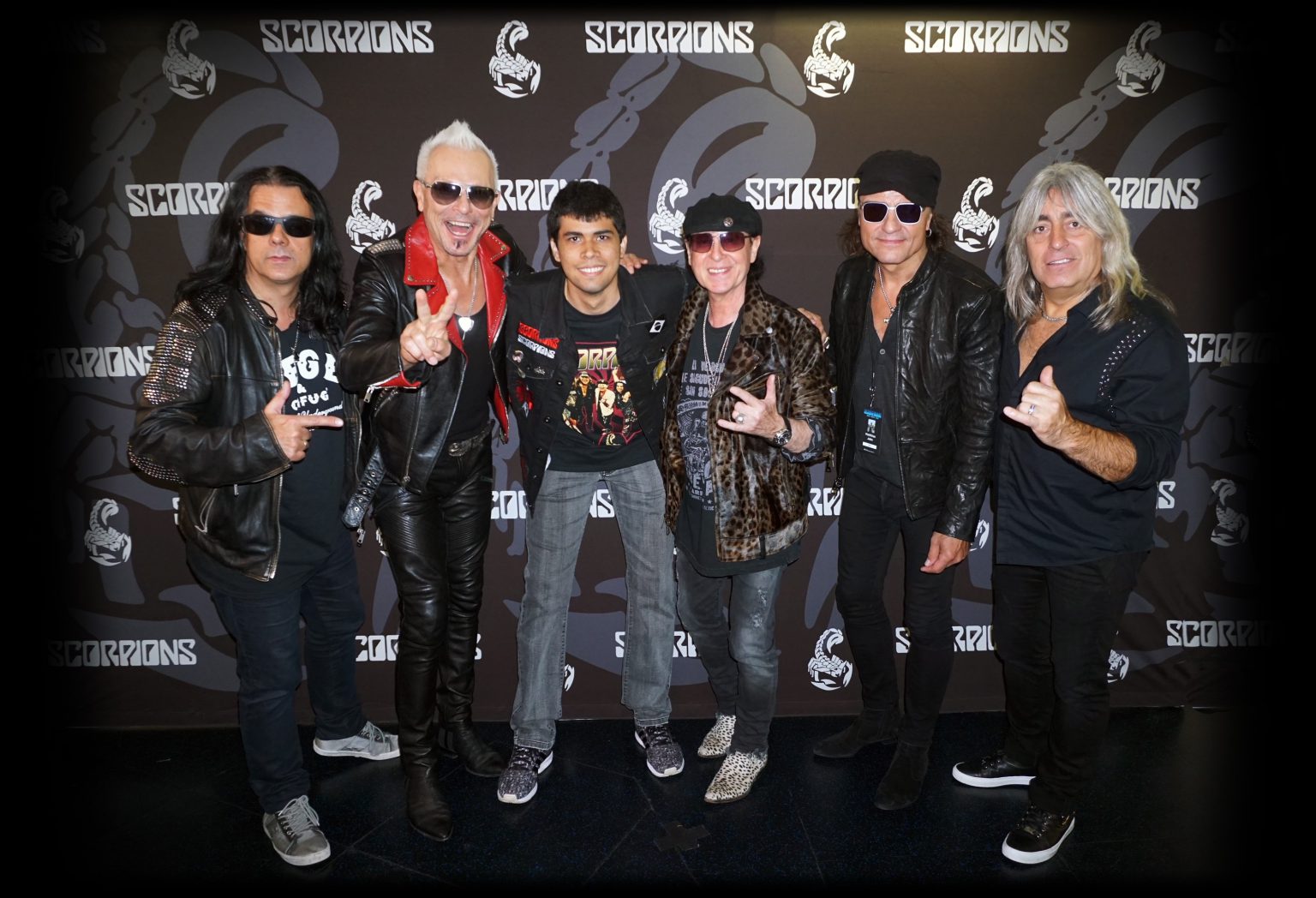 Scorpions: Book written by Brazilian fan with “curiosities and secrets ...